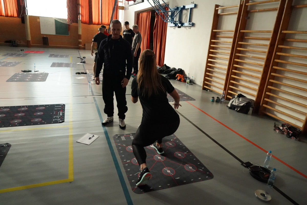 10 Leg Exercises on Procedos Platform 9 Using a Barbell – Targetworkout